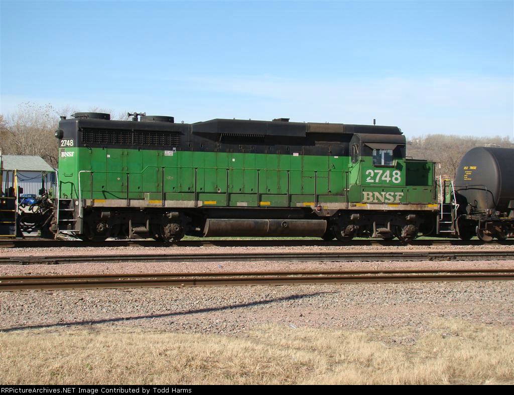 BNSF 2748